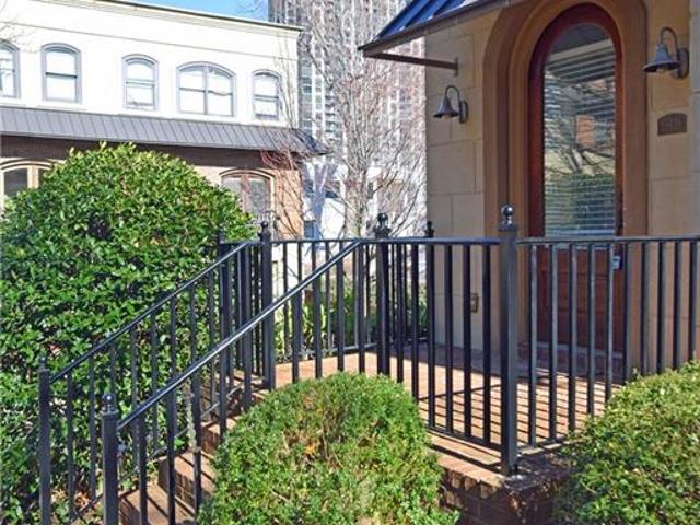 396 15th Street NW 8