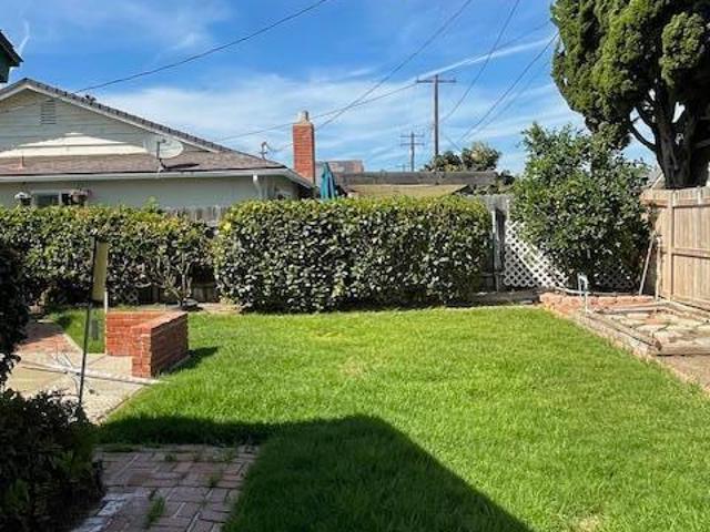 396 Baker Ave, Ventura, CA 93004 | MLS #V1 35477 | Compass