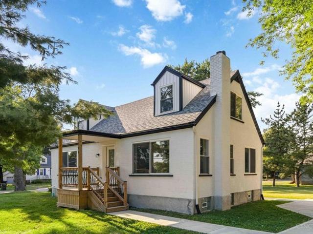 396 Glensharon Rd, Springdale, OH 45246