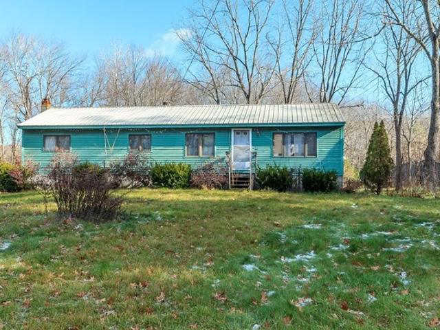 396 Dearborn Rd, Auburn, NH 03032