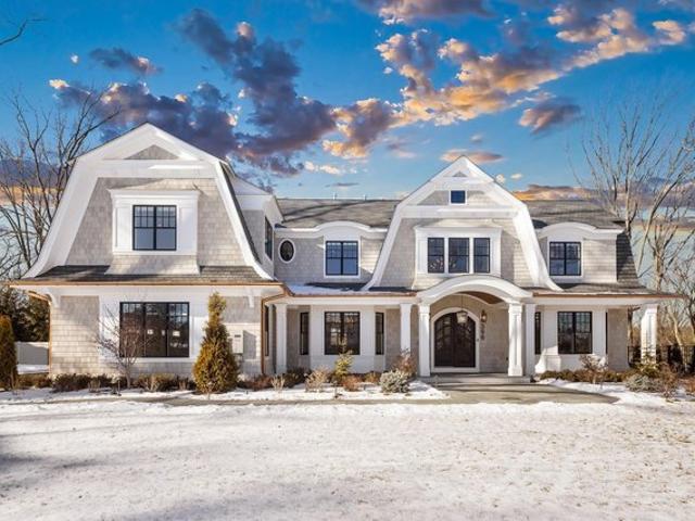 396 Knollwood Rd, Ridgewood, NJ 07450