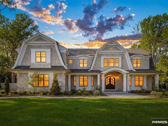 396 Knollwood Rd, Ridgewood, NJ 07450