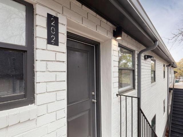 396 Linden Avenue NE 202