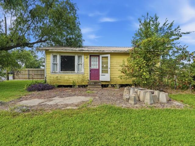 396 Scheufens Rd, Lake Charles, LA 70615