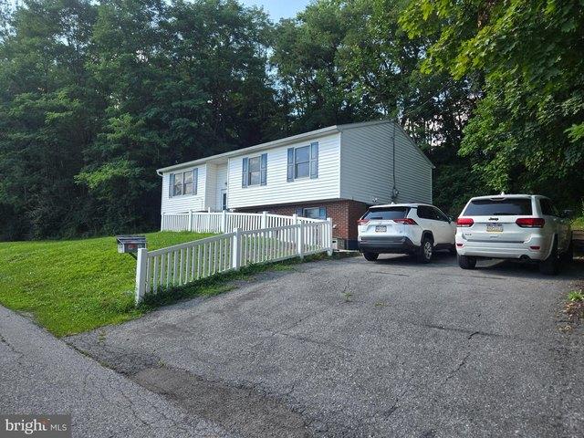 396 Whiteside Ave, Highspire, PA 17034