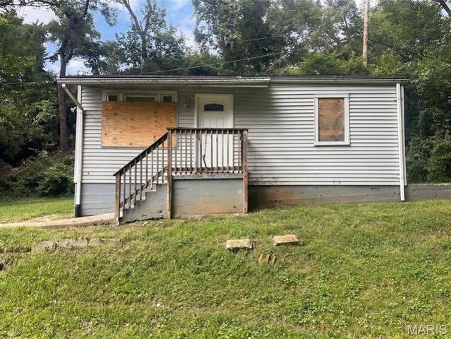3974 Lada Ave, Normandy, MO 63121