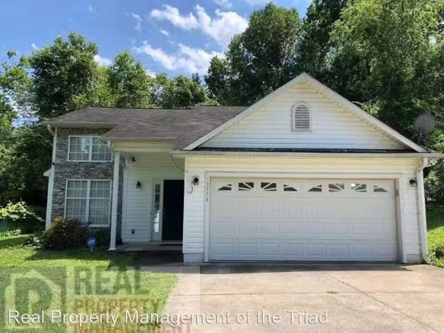 3974 Leinbach Drive 3974 Leinbach Dr