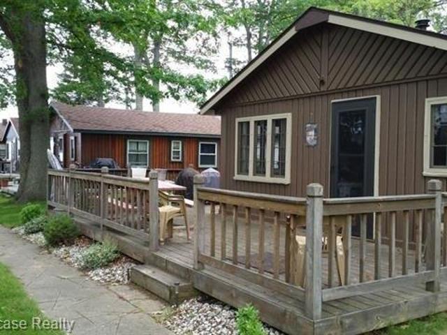 3974 W HOUGHTON LAKE Drive, Houghton Lake, MI 48629
