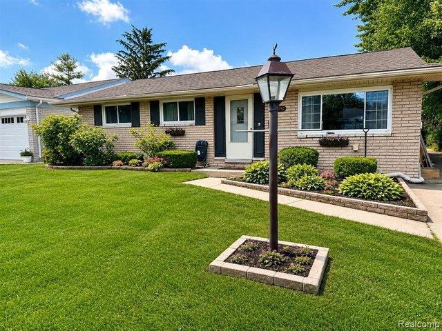 39752 Edmundton Dr, Canton, MI 48187