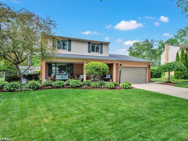 39755 Spitz Dr, Sterling Heights, MI 48313