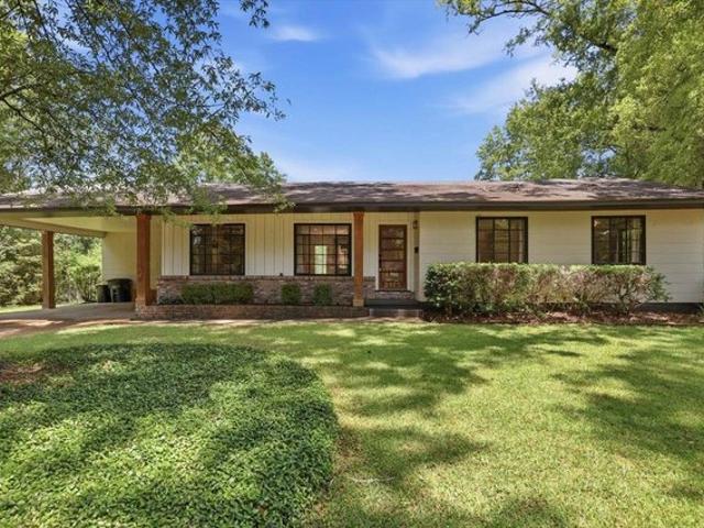3975 Berkley Dr, Jackson, MS 39211