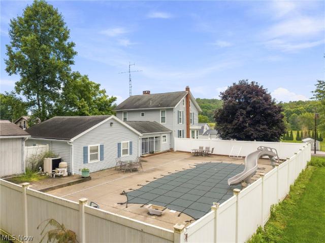 3975 Whitacre Avenue SE