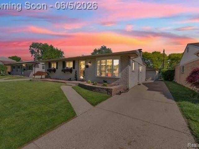 39770 Hillary Dr, Canton, MI 48187