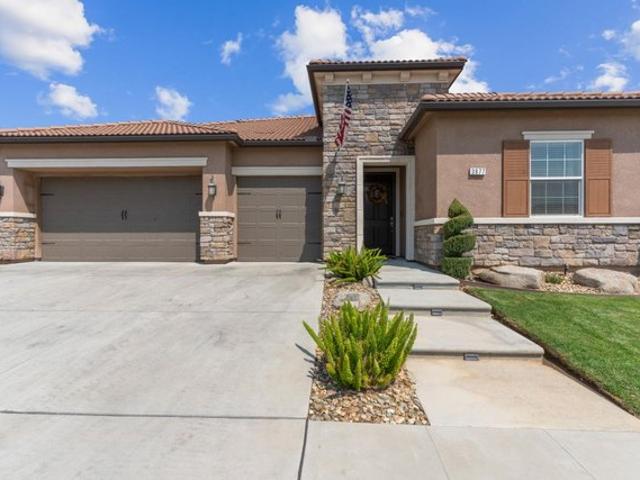 3977 Bellaire Ave, Clovis, CA 93619
