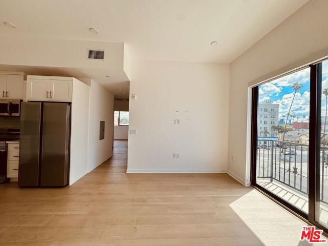 3977 Beverly Boulevard 402