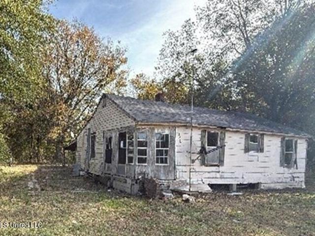 3977 Richland Rd, Silver City, MS 39166