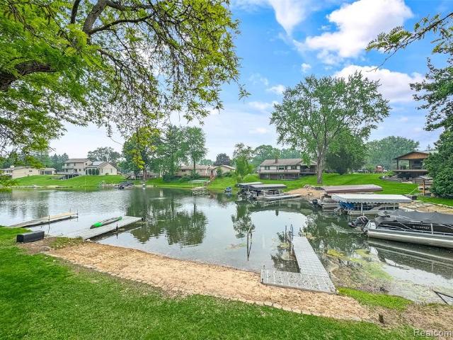 3978 chanda, highland twp, us, mi