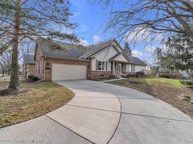 39797 Muirfield Ln, Northville Township, MI 48168