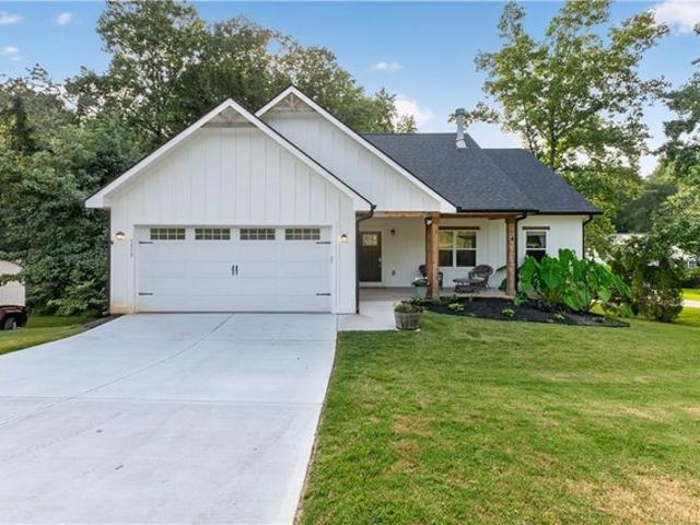 3979 Pointe North, Gainesville, GA 30506