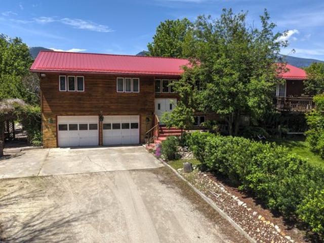 3979 Stevensville River Rd, Stevensville, MT 59870