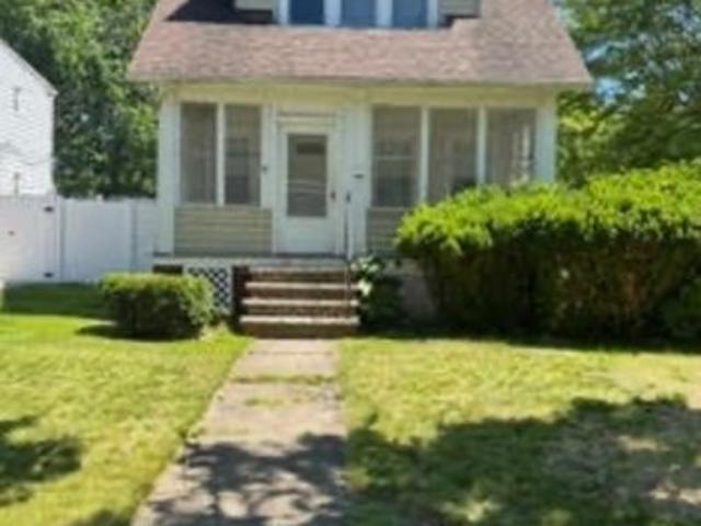 3970 Bluestone Rd, Cleveland Heights, OH 44121