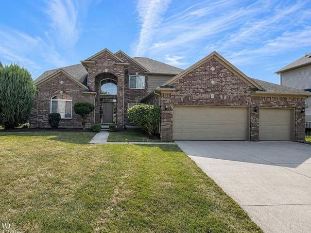 39710 W Offshore Dr, Harrison Township, MI 48045