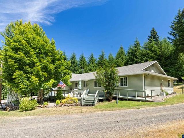 39711 Lacomb Dr, Lebanon, OR 97355