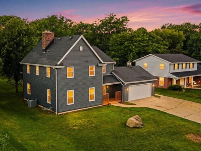 3971 S 118th St, Greenfield, WI 53228