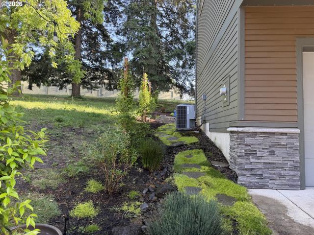 3971 village center dr se