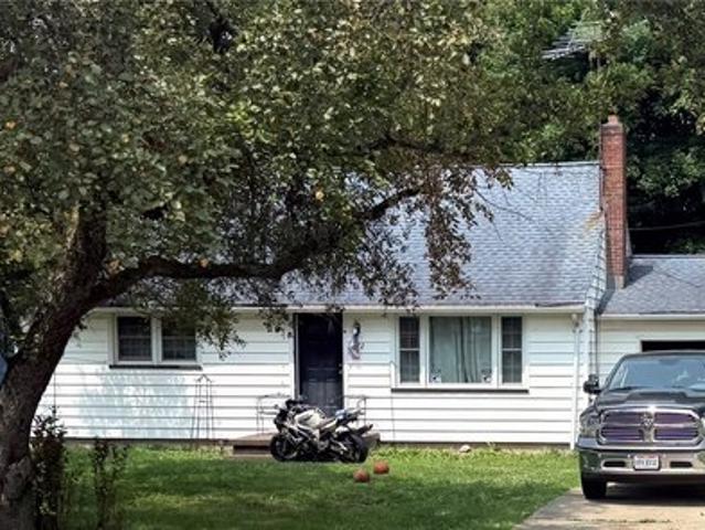 3972 Hopkins Rd, Youngstown, OH 44511