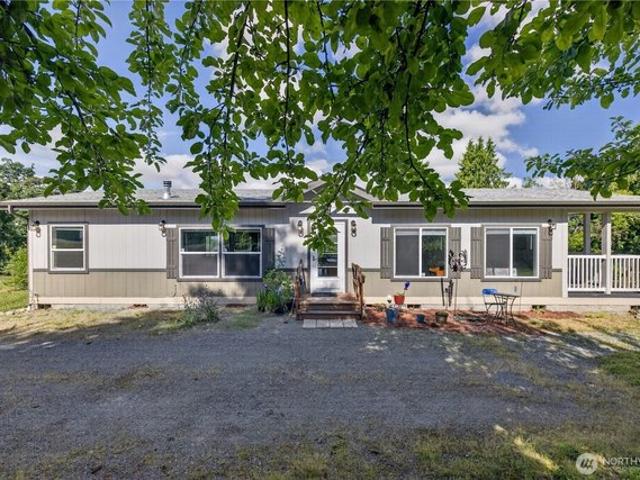 3973 Francis Rd, Mount Vernon, WA 98273