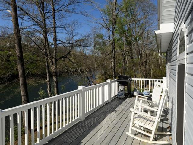 397 Coffman Hill Rd, Ronceverte, WV 24970