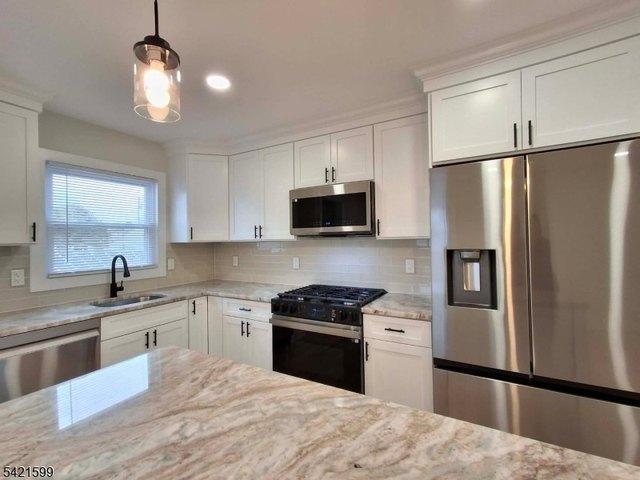 397 Lake Ave, Colonia, NJ 07067