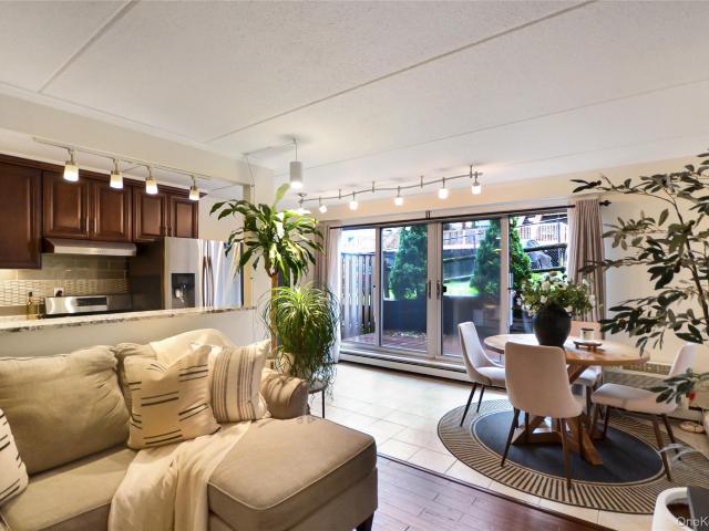 397 N Broadway 1F