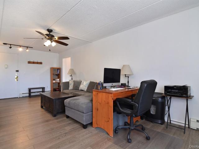397 N Broadway 1Q