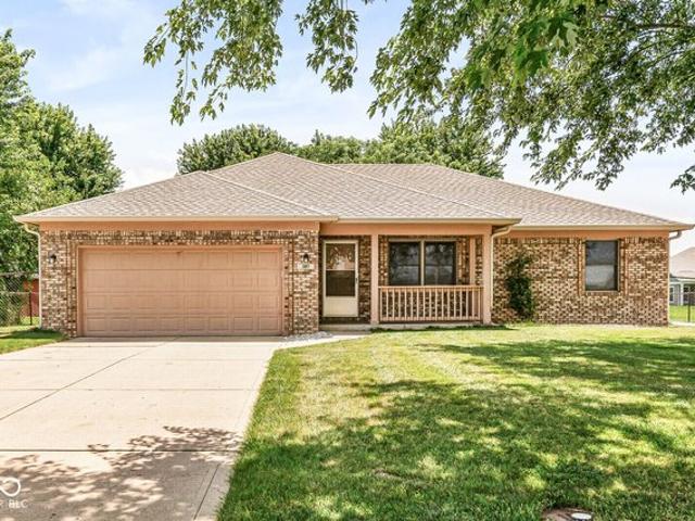 397 Schoolhouse Ln, Bargersville, IN 46106