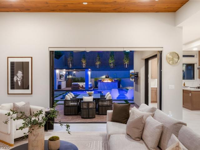 397 Vista Sunset Avenue