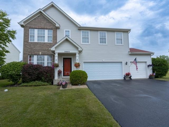 39843 Stoneywood Dr, Beach Park, IL 60083