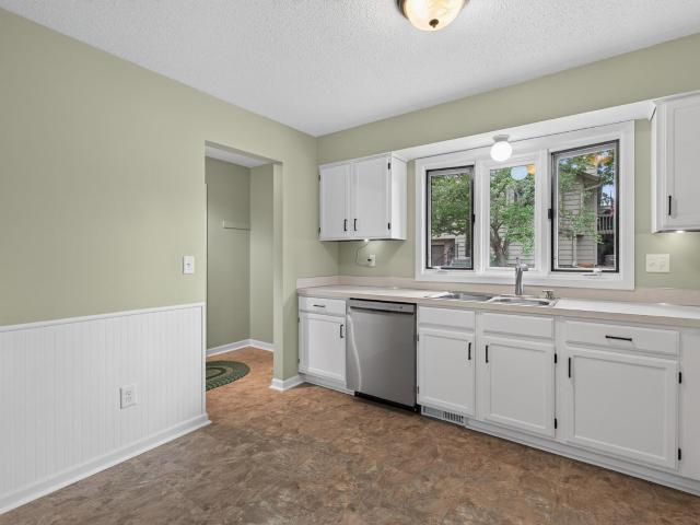 3984 Orchid Lane N