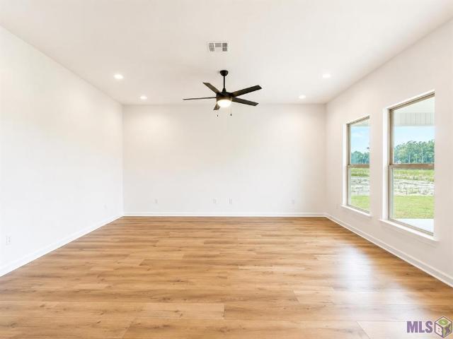 39851 Axis Avenue