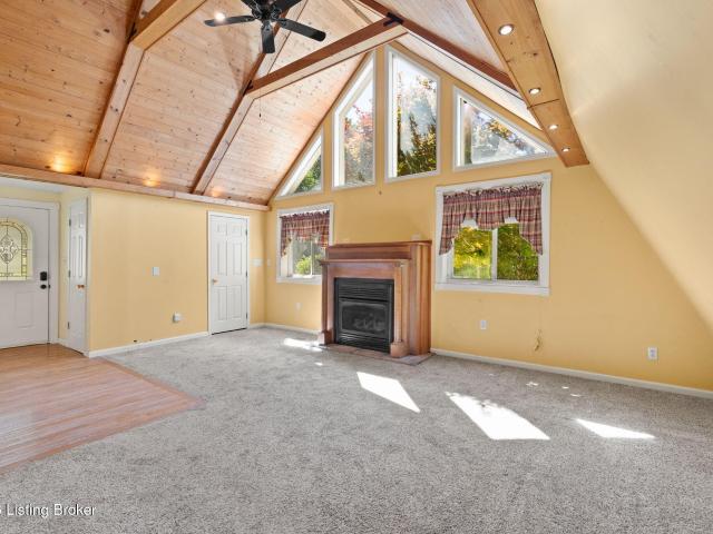 3985 Brooks Hill Rd