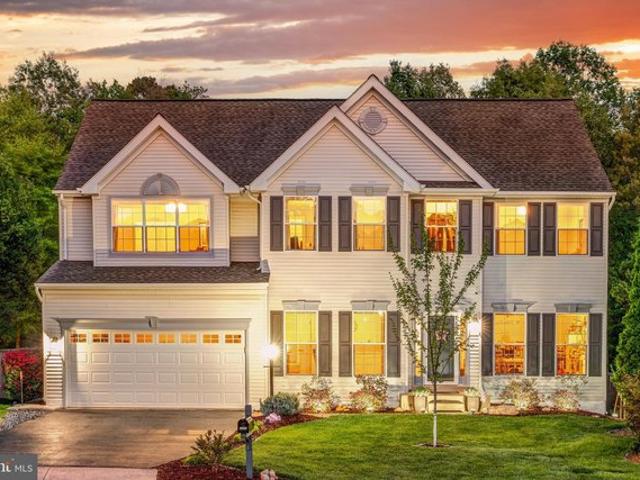 3985 Fawnridge Ct, Woodbridge, VA 22193