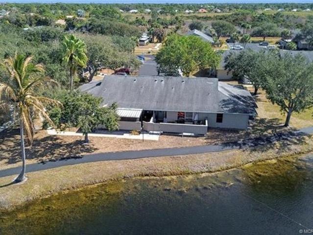 3986 NW Cinnamon Tree Cir, Jensen Beach, FL 34957