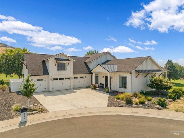 3986 Foothill Dr, Lewiston, ID 83501