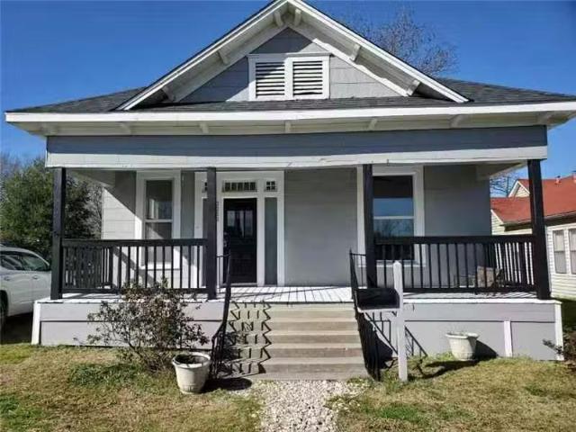39803491 1111 E Texas Ave