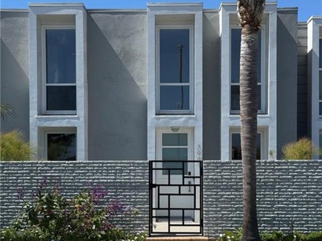 3981 Warner Ave, Huntington Beach, CA 92649