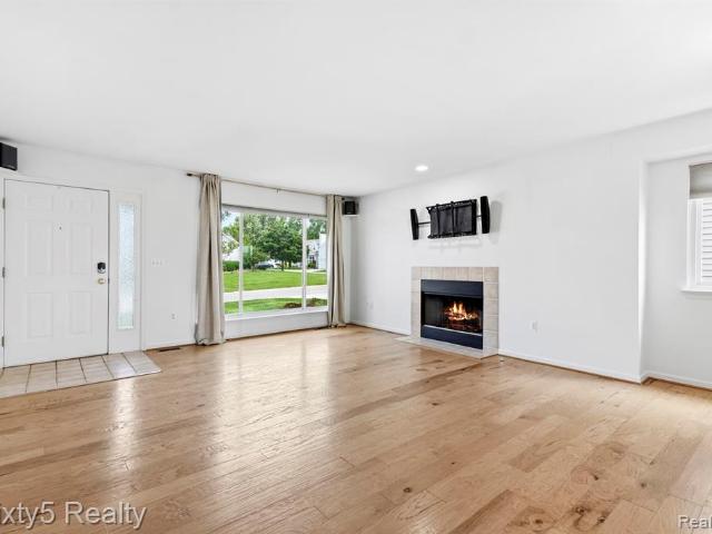 3982 Bridle Pass