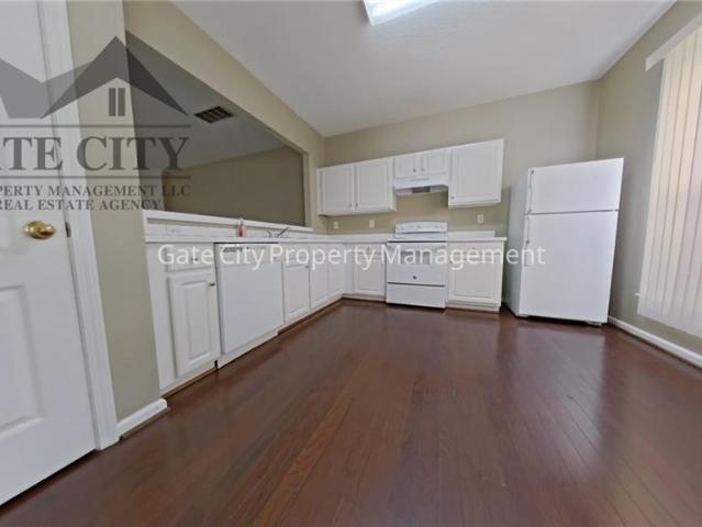3983 Elizabeth Glen Way