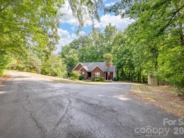 398 Knoll Court SE