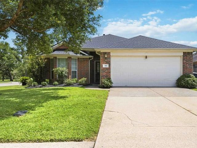 398 Henry St, Alvin, TX 77511